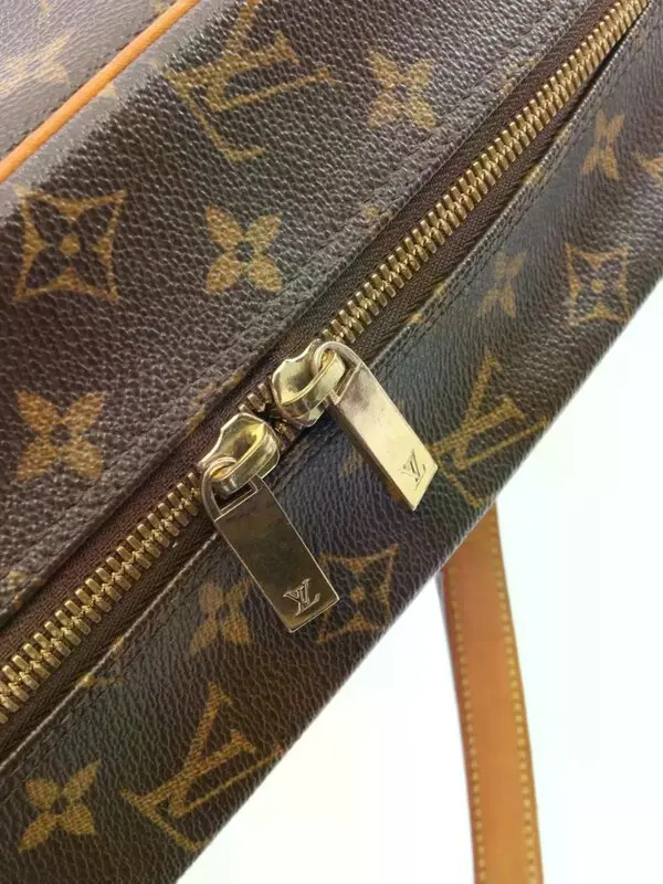 LOUIS VUITTON 2005 Cite Gm Monogram Shoulder Bag