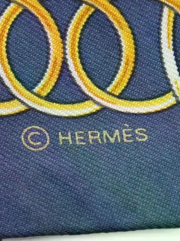 Hermès 2010s Lift Profile Twilly Scarf