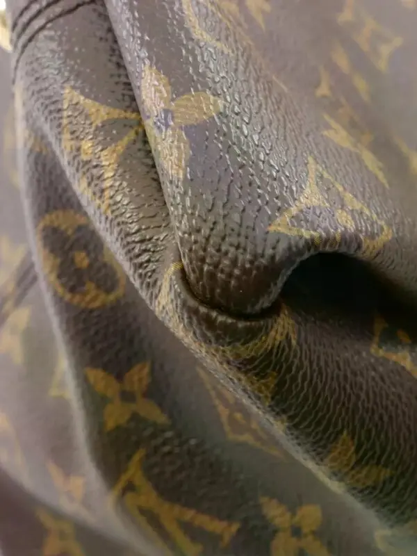LOUIS VUITTON Artsy Mm Monogram Shoulder Bag