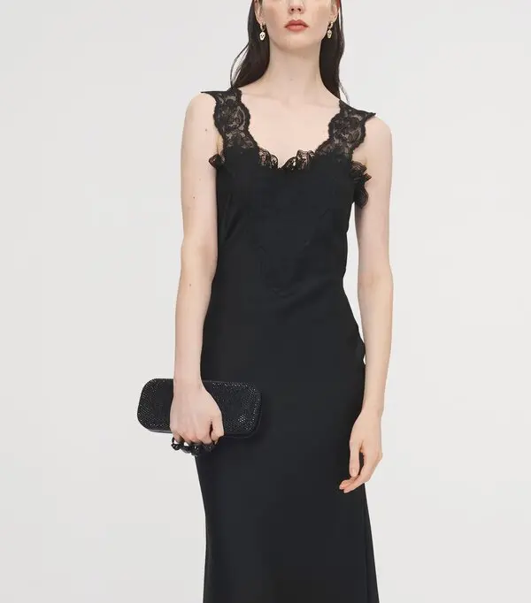 Alexander McQueen Embellished Crystal Knuckle Clutch Bag