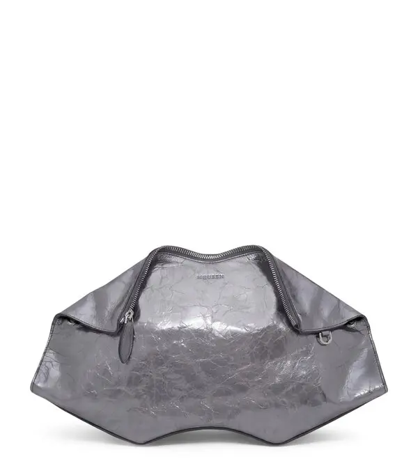 Alexander McQueen Cracked Metallic Leather Manta Pouch - Silver