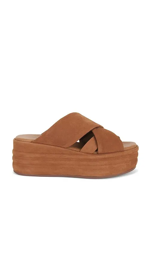 Free People Wanderbay Flatform Sandal In . Also - Brown