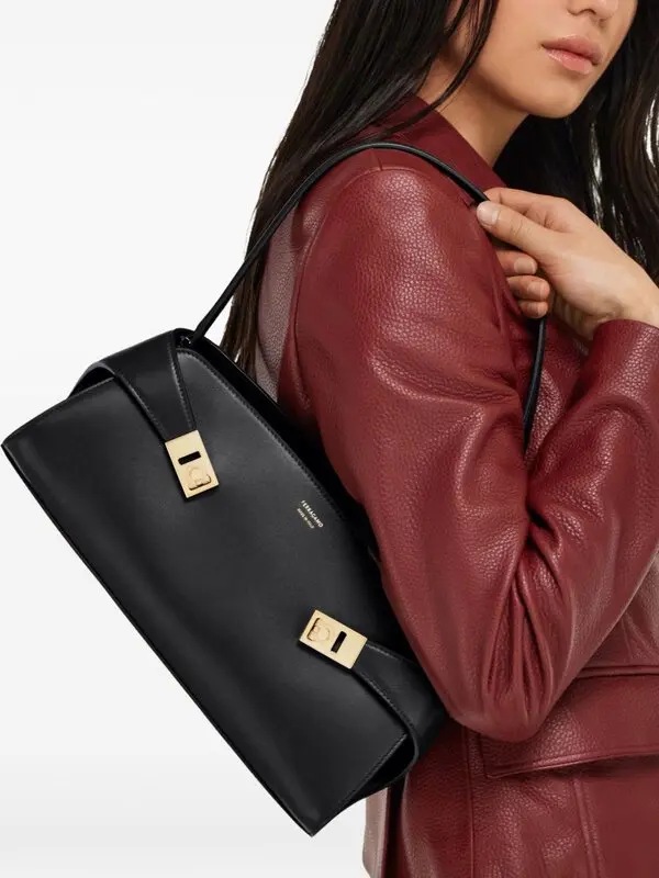 FERRAGAMO Hug E/w Leather Shoulder Bag - Black