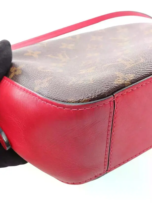 LOUIS VUITTON Monogram Saintonge Crossbody Bag - Brown