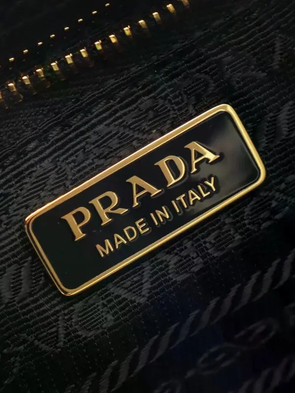 Prada 2013-2026 Re Nylon Re Edition 2005 Shoulder Bag - Black
