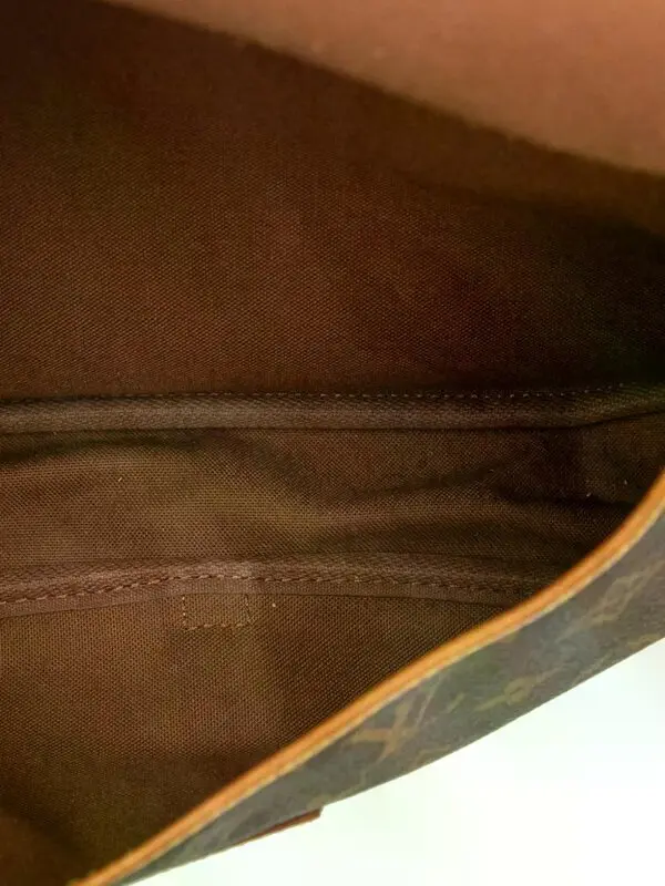LOUIS VUITTON 1995 Monogram Saumur 30 Crossbody Bag