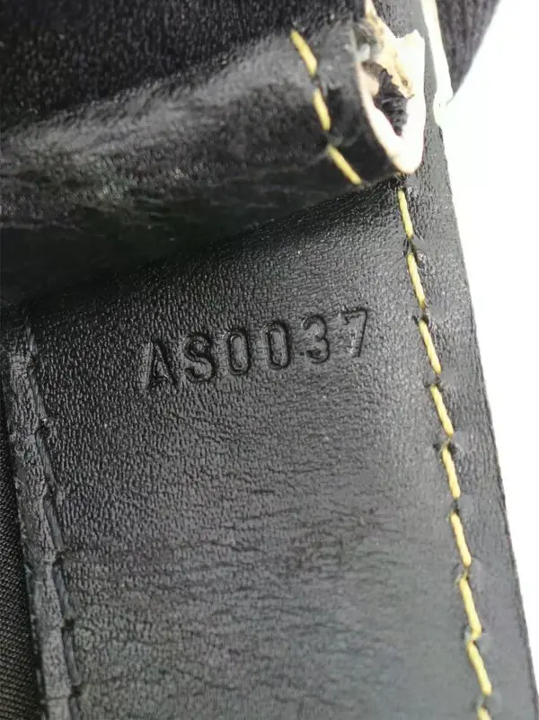 LOUIS VUITTON Suhali Noir Handbag
