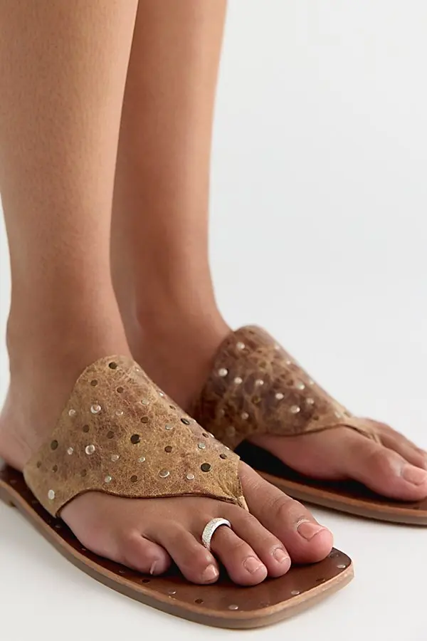 Free People Textured Toe Ring - Sandy Silver