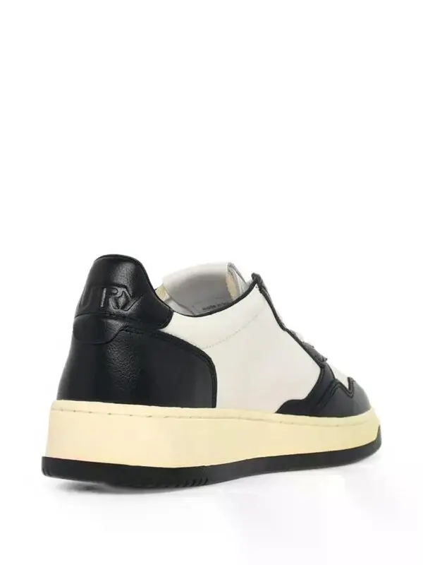 AUTRY Medalist Low Calf Leather Sneakers