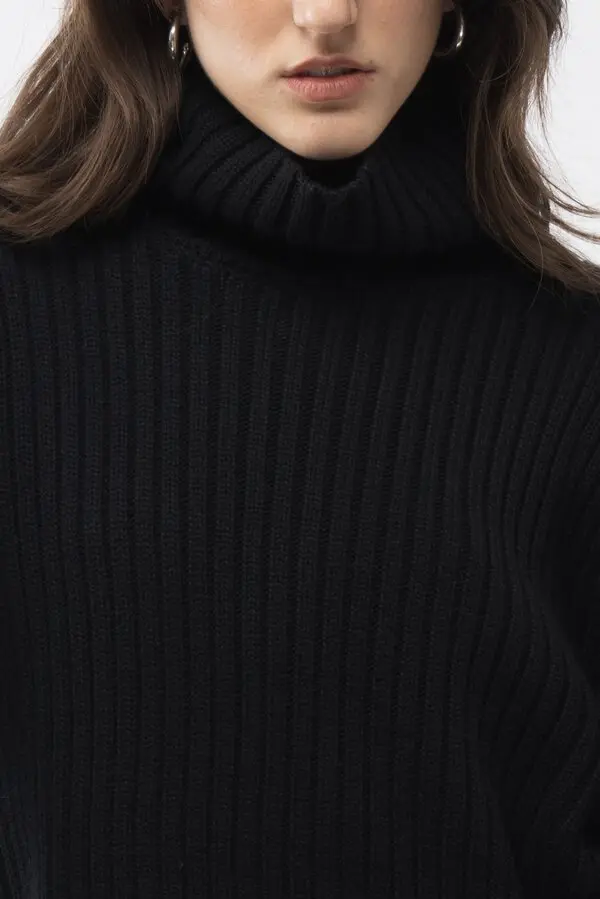Arakii Knitted Cropped Polo