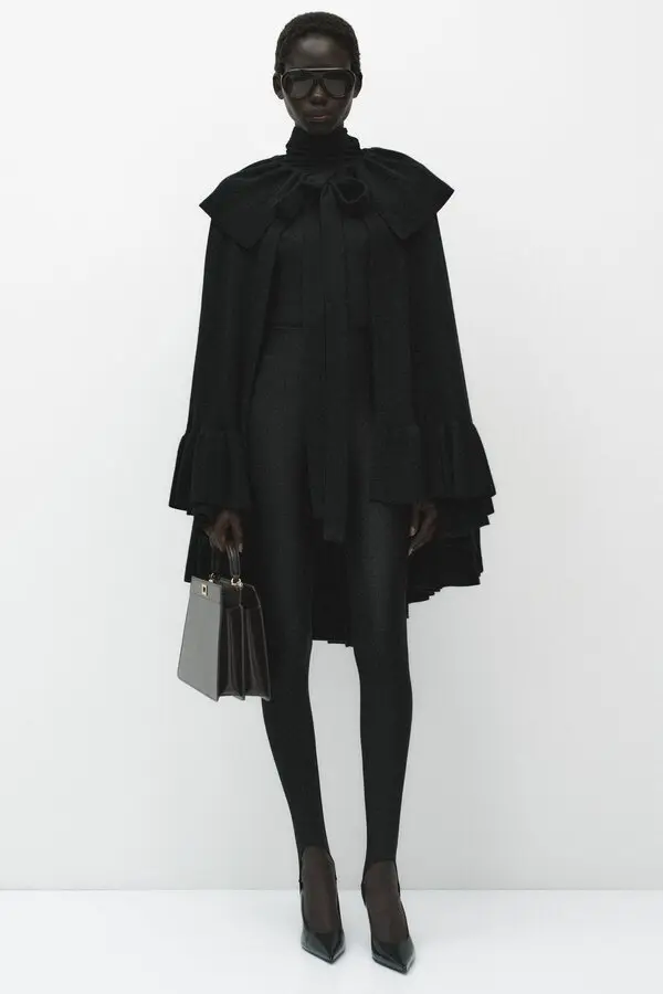 Arakii Knitted Ruffle Cape - Black