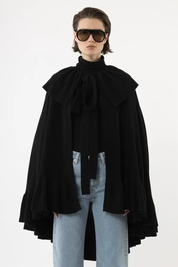 Arakii Knitted Ruffle Cape
