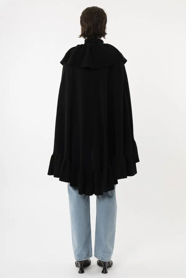 Arakii Knitted Ruffle Cape