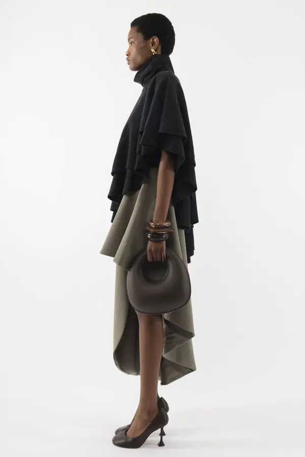 Arakii Flowy Knitted Cape