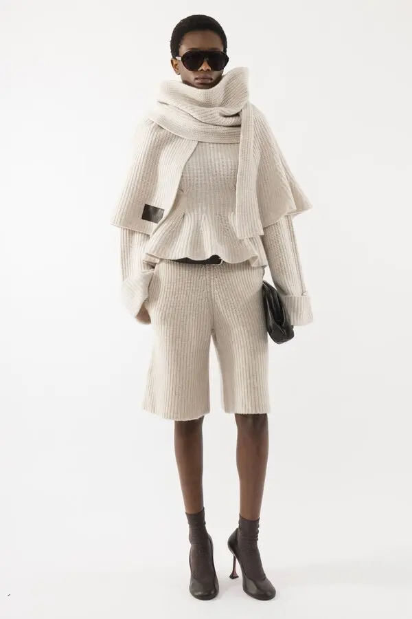 Arakii Heavy Knit Frill Scarf - Creme White