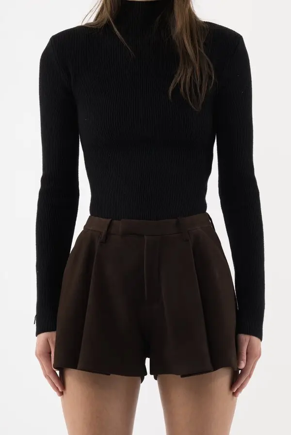 Arakii Pleated Leather Shorts