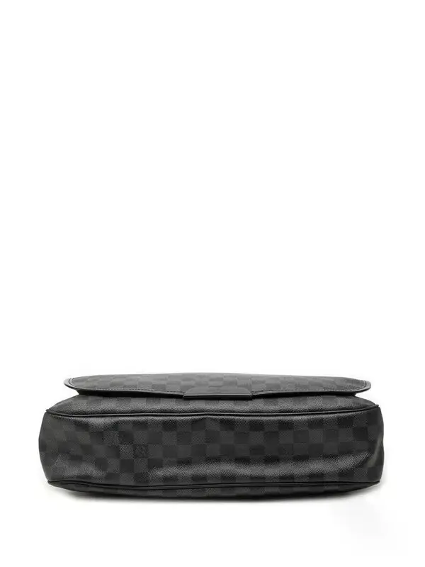 LOUIS VUITTON 2008 Damier Graphite District Mm Crossbody Bag