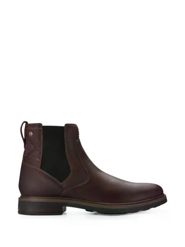 Clarks Newford Easy Leather Chelsea Boots - Brown