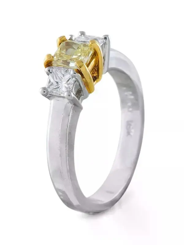 LB EXCLUSIVE Diamond Three-stone Ring
