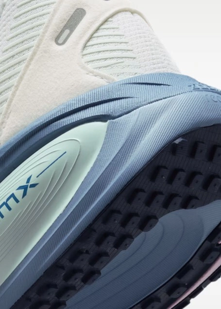 Nike Vomero 18 Sneakers