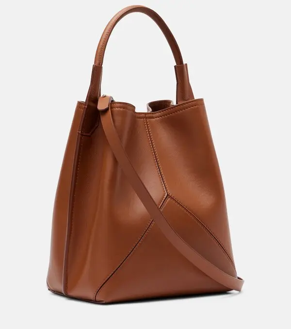 Victoria Beckham Medium Leather Bucket Bag - Brown