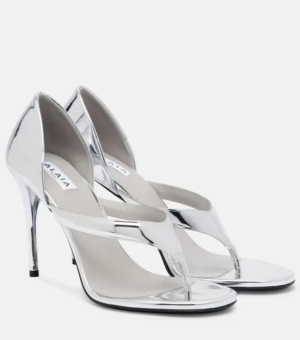 Alaïa Infradito Mirrored Leather Thong Sandals - Silver