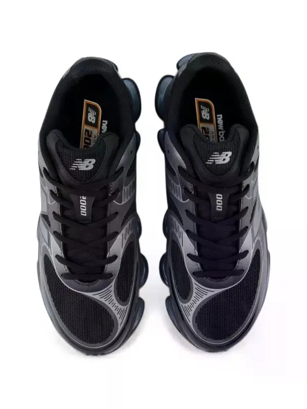 NEW BALANCE 2000 Sneakers