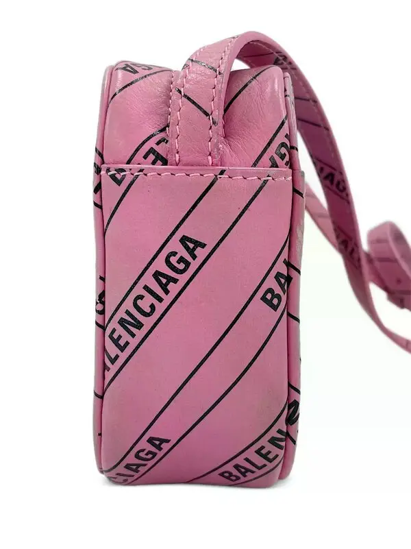 Balenciaga Everyday Crossbody Bag - Pink