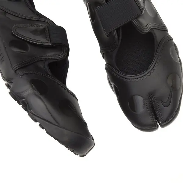 Nike Air Rift Dot Sneaker