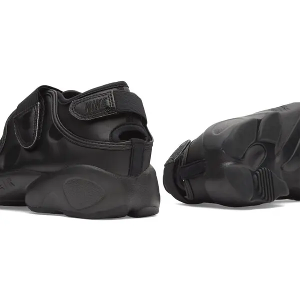 Nike Air Rift Dot Sneaker