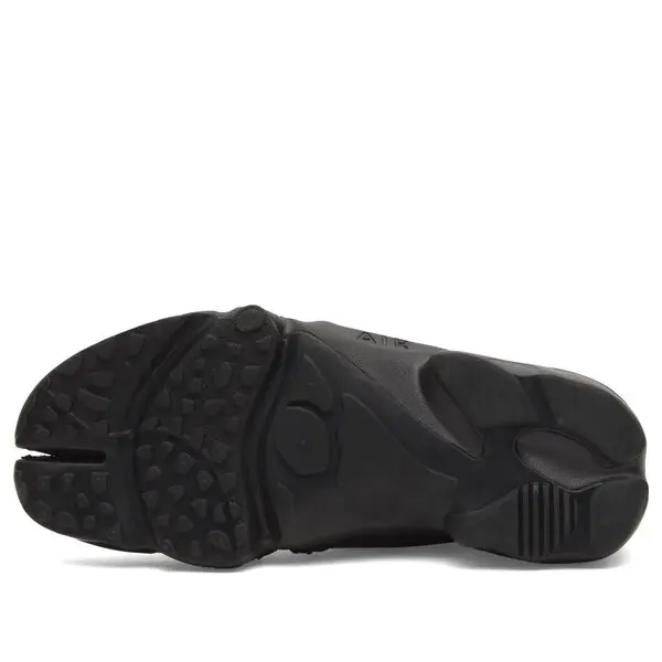 Nike Air Rift Dot Sneaker
