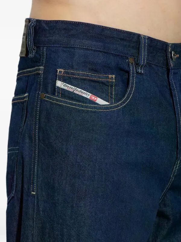DIESEL® 2001 D-macro Jeans