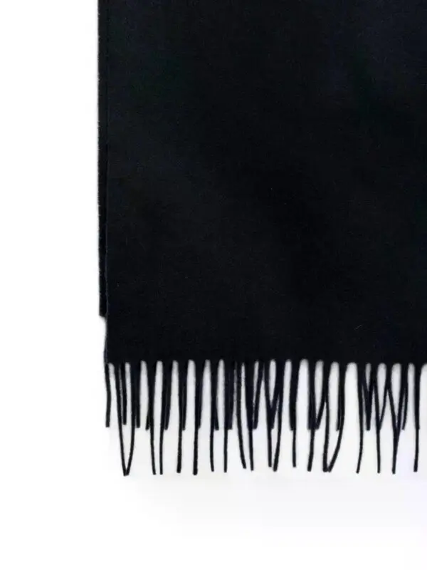 Closed Fringed-edge Scarf