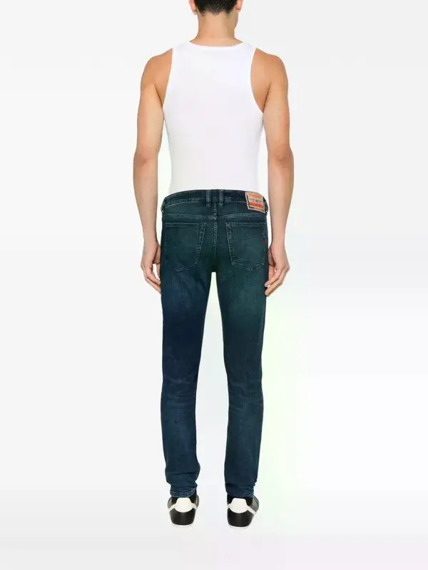 DIESEL® 1979 Sleenker Logo-patch Jeans