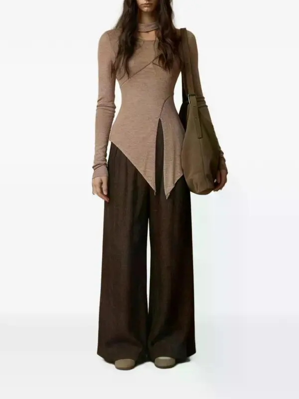 ELYWOOD Asymmetric Stitch-paneled Long-sleeved T-shirt