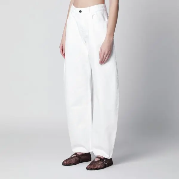 Alaïa Low-rise Rounded Jeans In Denim - White