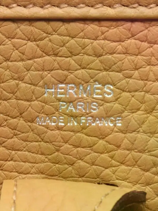 Hermès 2026 23 Evelyne Crossbody Bag - Neutrals