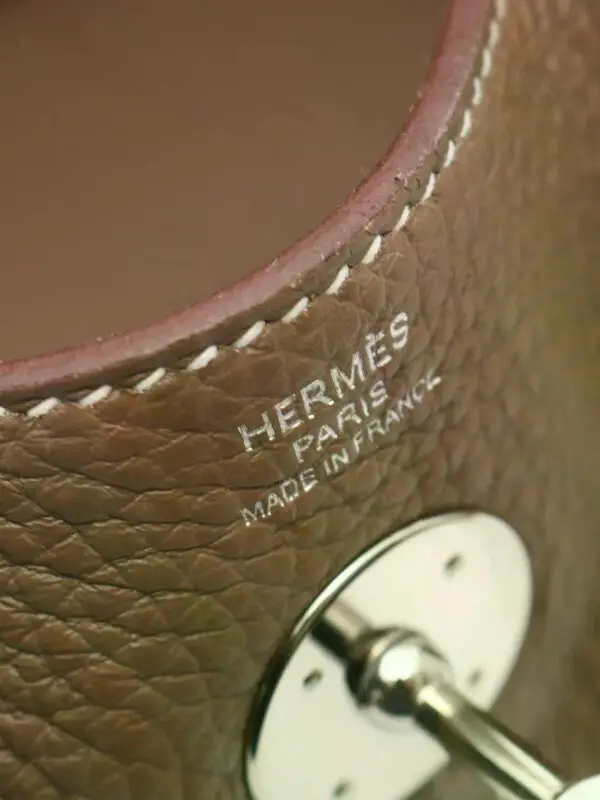 Hermès 2021 26 Lindy Leather Shoulder Bag - Brown