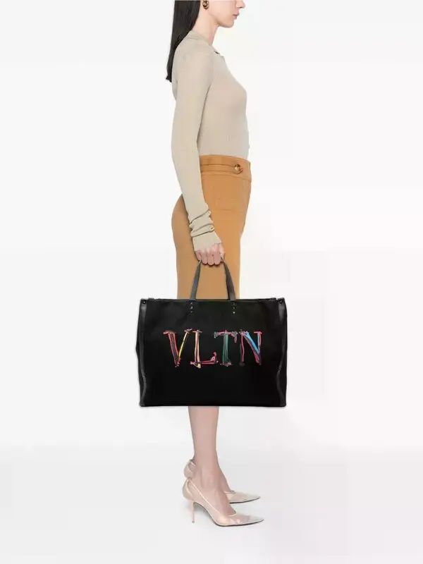 Valentino Garavani Large Canvas Rockstud Vltn Tote Satchel