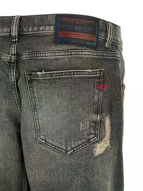 DIESEL® D-strukt Destroyed-effect Jeans