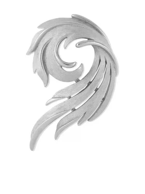 SUSAN CAPLAN 1960s Trifari Swirling Leaf Brooch - Silver