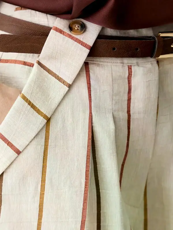 VICOLO Striped Pleated Shorts