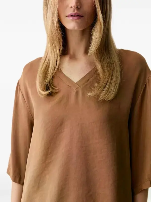 VICOLO V-neck Short-sleeve T-shirt