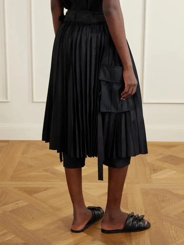 Sacai Pleated Wide-leg Twill Shorts