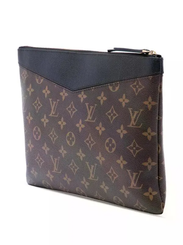 LOUIS VUITTON 2019 Monogram Daily Pouch Clutch Bag - Brown