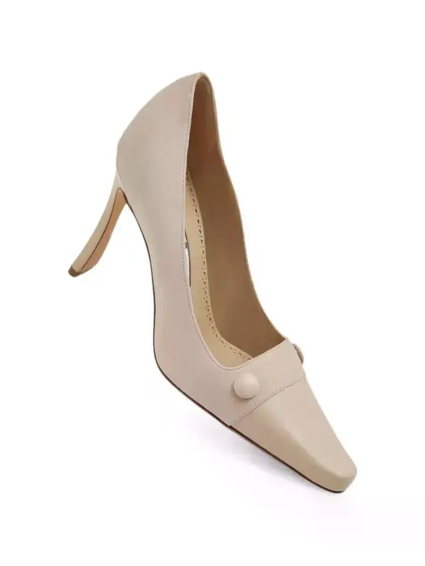 Manolo Blahnik Quantapla Button-detail Pumps