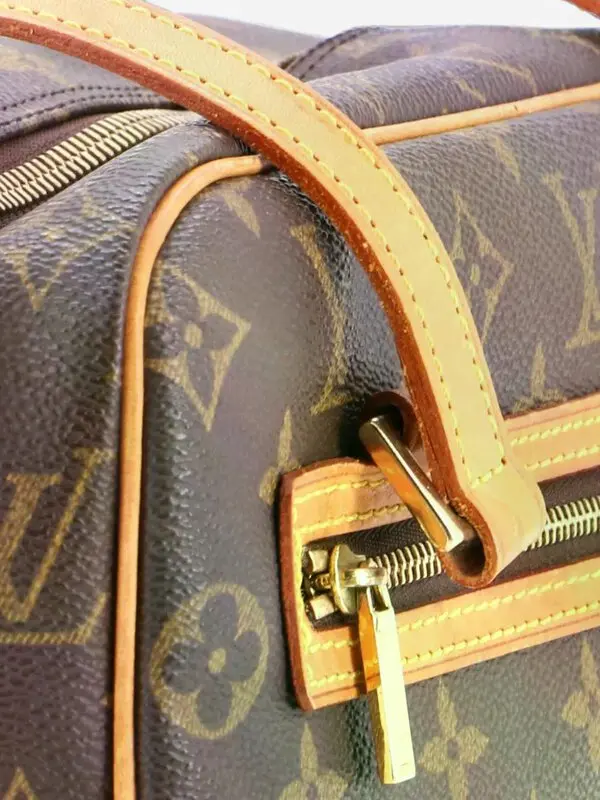 LOUIS VUITTON Cite Handbag Monogram Canvas Mm Shoulder Bag - Brown