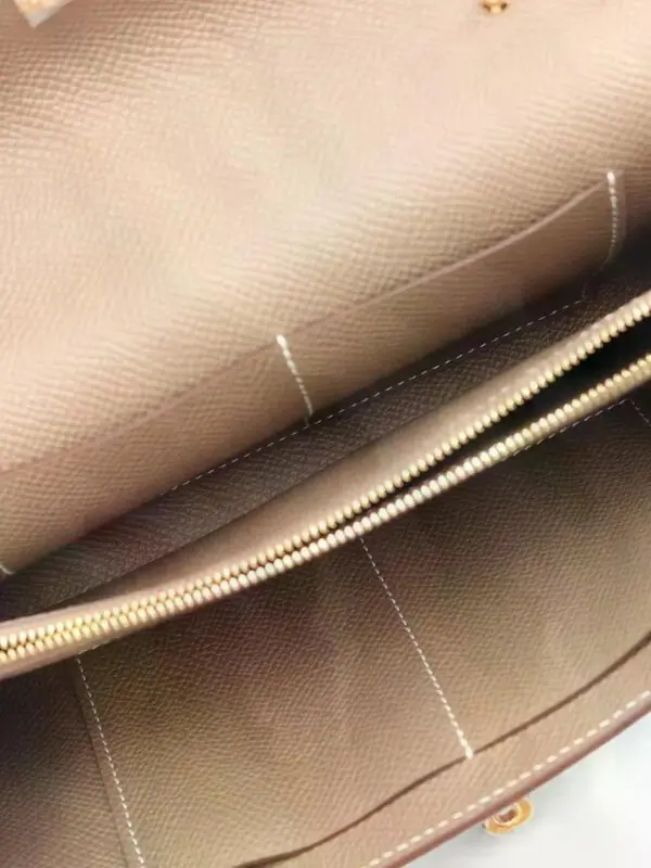 Hermès Kelly To Go Shoulder Bag - Brown