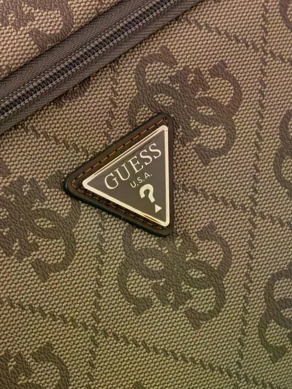 Guess Berta 4g Logo-print Monogram Make Up Bag
