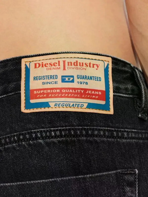 DIESEL® 1980 D-eeper Straight-leg Jeans